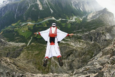 Captain Kais World: Captain Kai's Video of the Week - 8 - Wingsuit Madness!