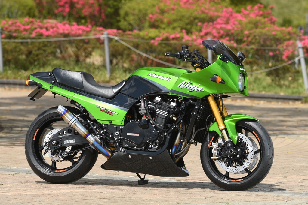 Racing Cafè: Kawasaki GPZ 900 R RCM-540 New Type-R by Sanctuary Tokyo West