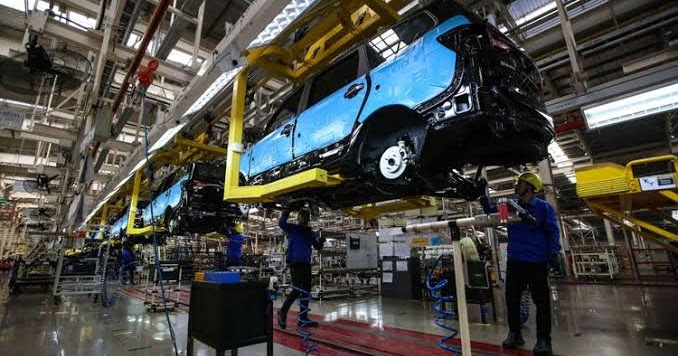 Sistem perakitan manual pada produksi masal