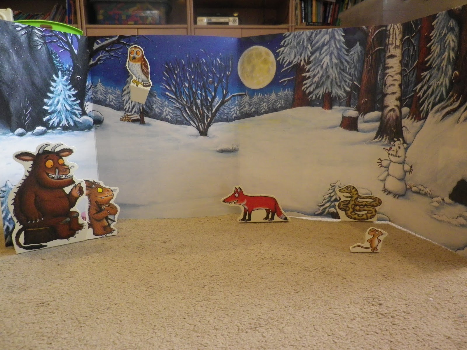 The Burgeoning Bookshelf: Storybook Corner Book Review: The Gruffalo's ...