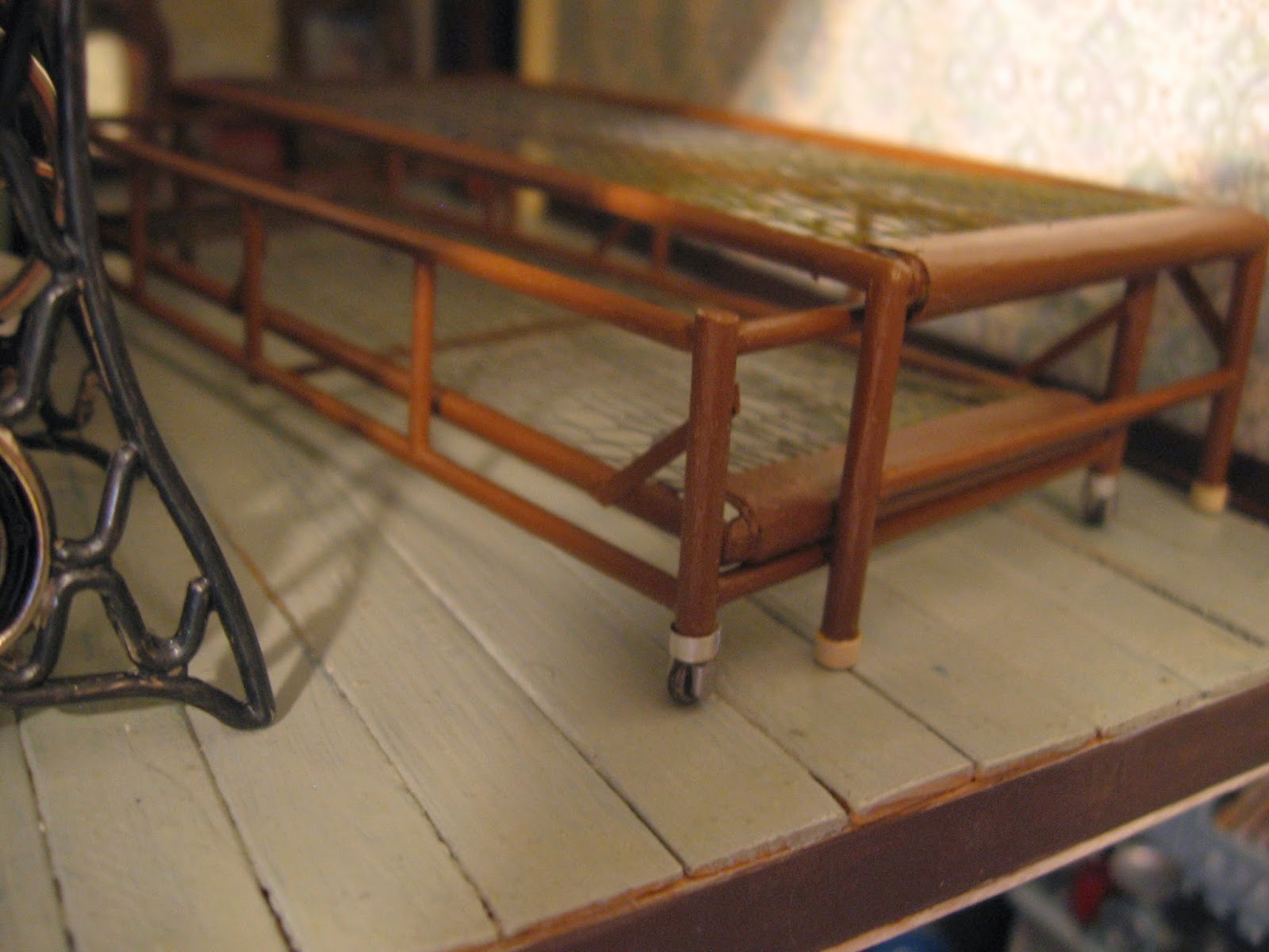 Mirkan miniatyyrit: Vielä kerran heteka / Once more: the iron bed