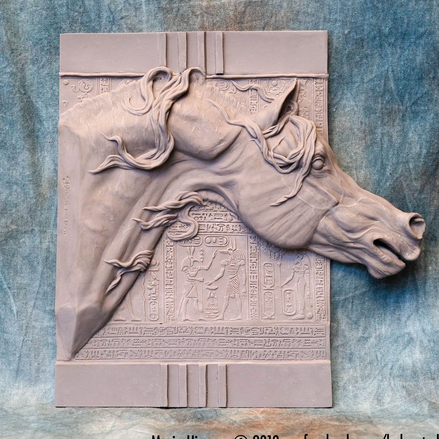 Resin Horse Editions: Medallions Maria Hjerppe