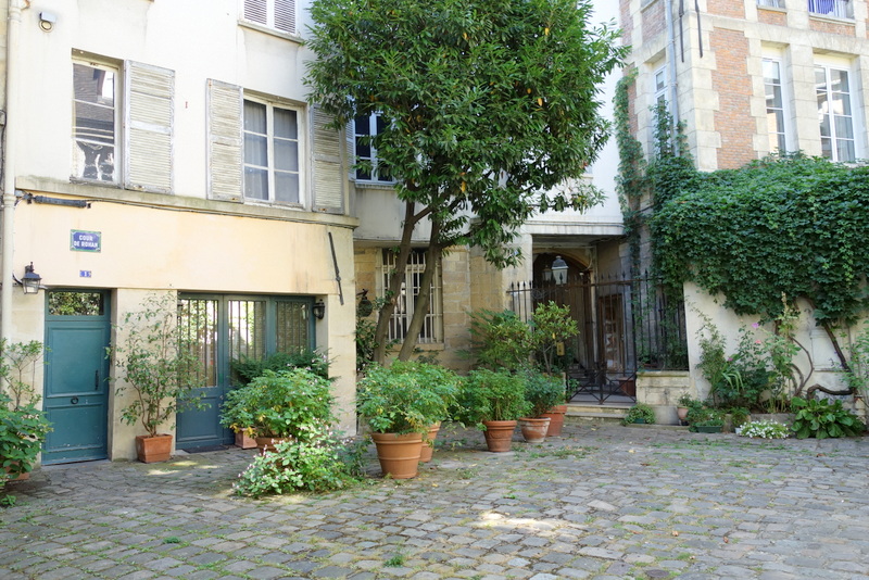 Paris : Cour de Rohan, voyage immobile à travers l'Histoire - VIème ...