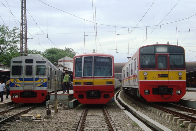 Tokyo Railway Labyrinth: Second Life in Indonesia, EMU JR East 203 Series