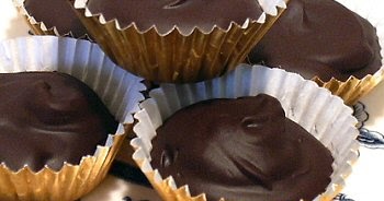 In the Kitchen with Linda: Truffle Cups