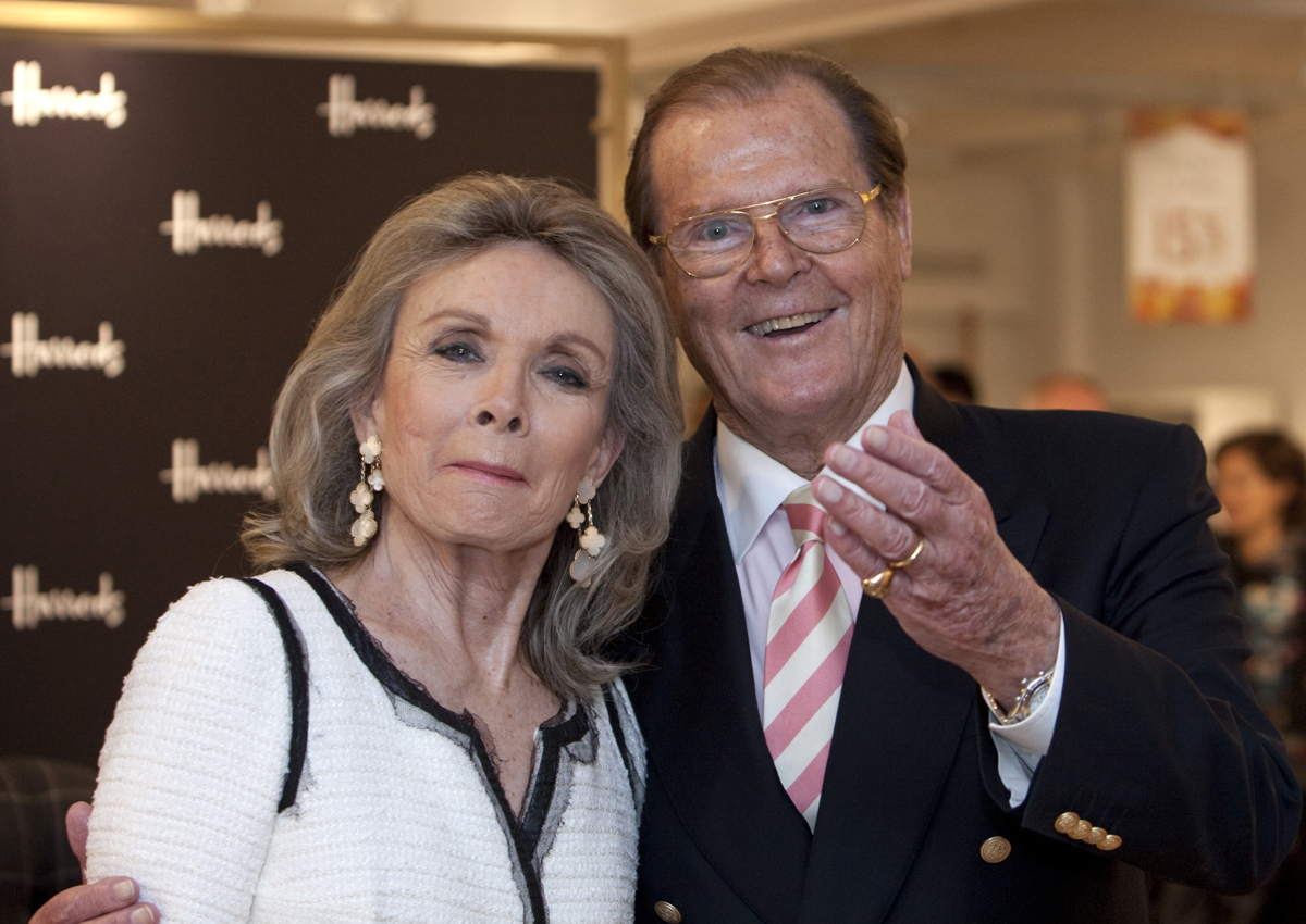 Por si las moscas 2011 rich bowen photography: Roger Moore, Harrods ...