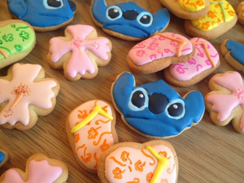 Fabtastic Cakes: Biscuits thème Lilo & Stitch / Hawaï