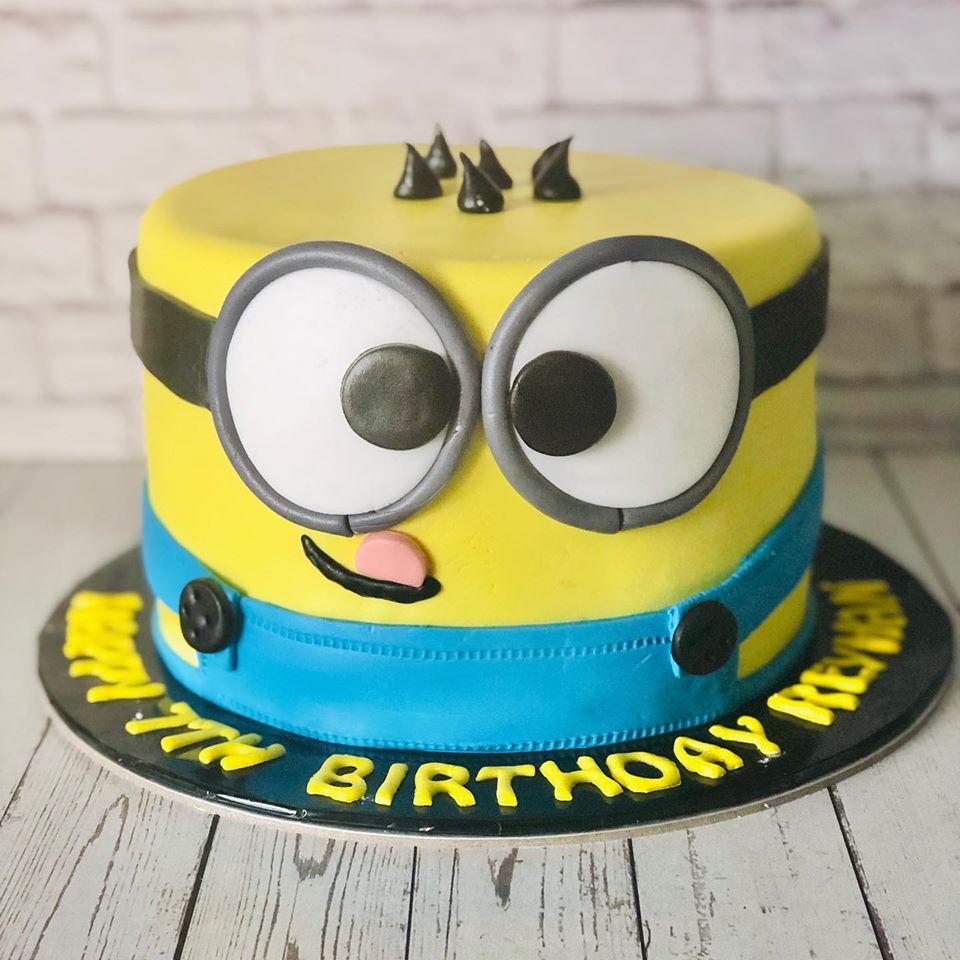 Izah's Kitchen: Minion cake, Halal cake singapore