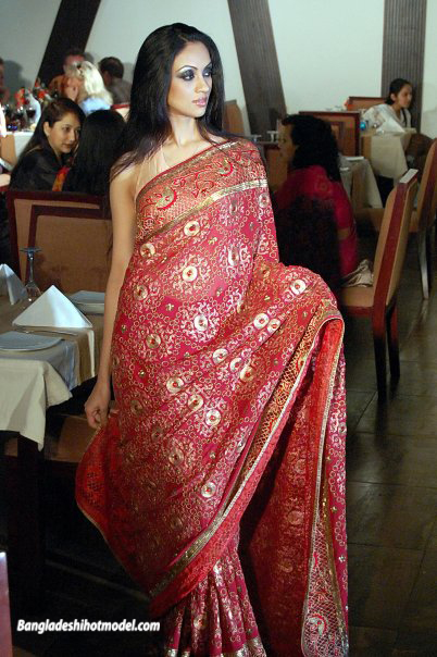 MODELSMK: Hot Bangladeshi Ramp Model in Fashion Show Photos