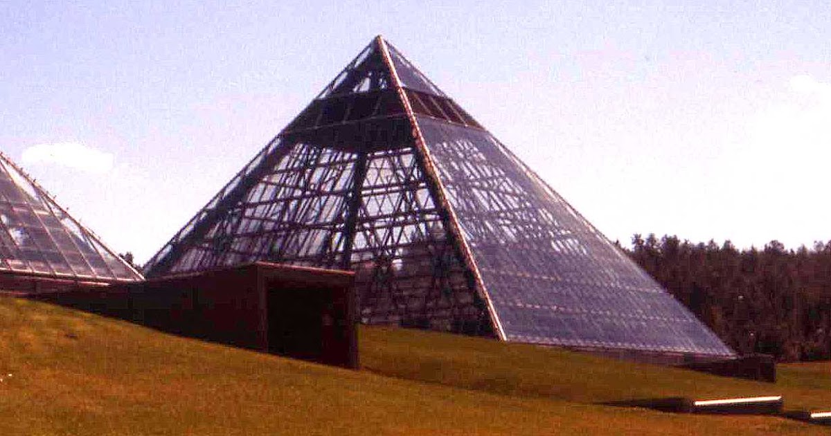 The Mathematical Tourist: Glass Pyramid