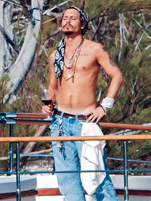 JOHNNY DEPP BODY ~ HOLLYWOOD CELEBRITIES UPDATES TODAY