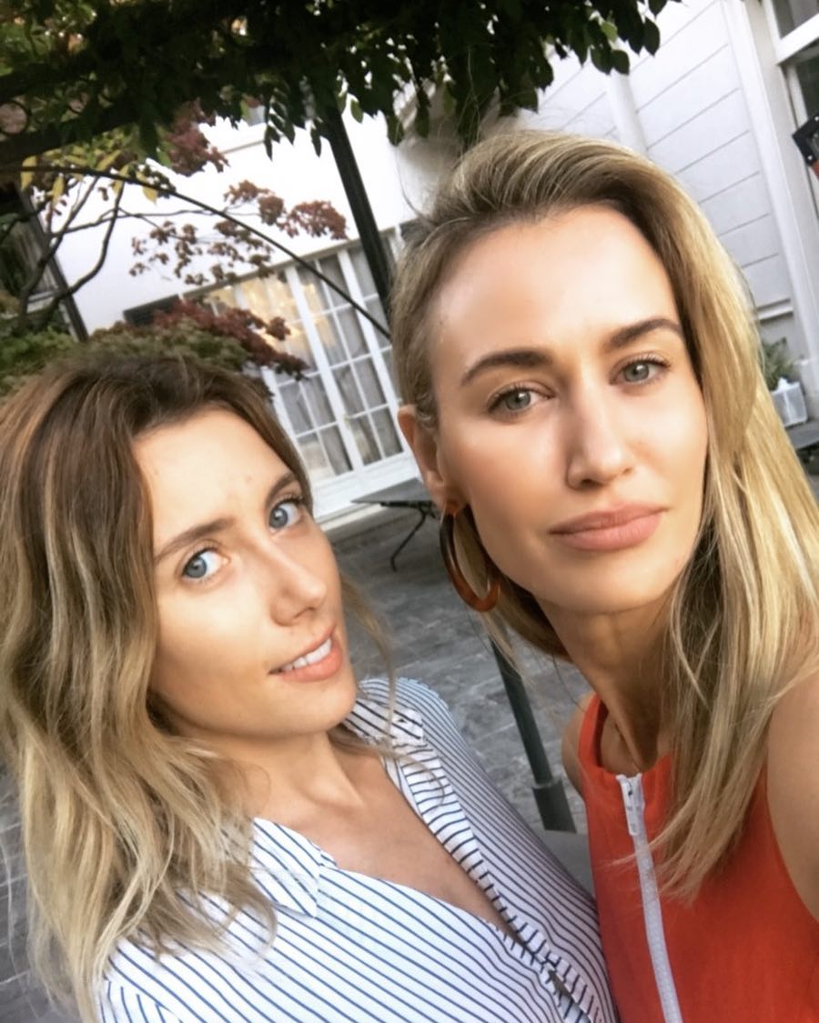 Picture of Olga Diyachenko and her sister - sibling