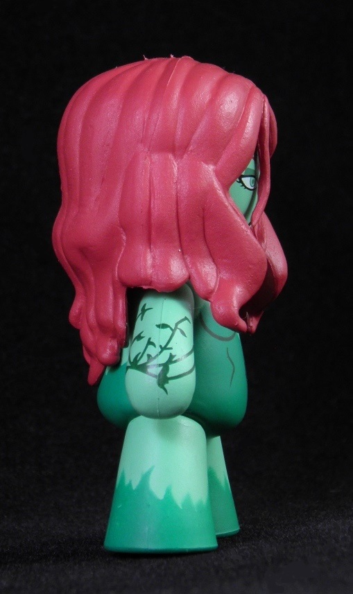 She's Fantastic: Mezco Mini Mez-Itz Keychain - POISON IVY!