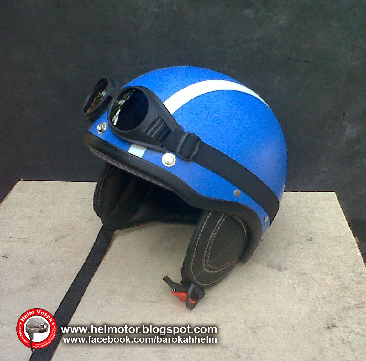Helm 75 Biru Garis Putih ~ Helm Vespa