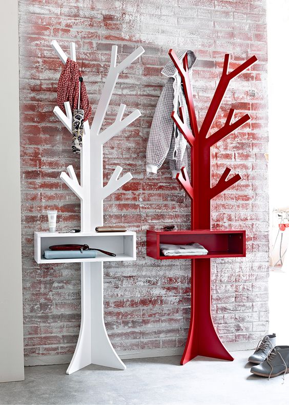 Easy organizing diy idea: Tree hanger...
