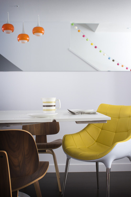 Minimalist Monday: Colourful Minimalism | Just a little less