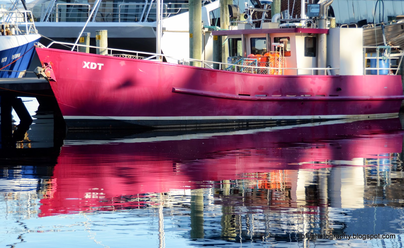 Tofu Photography: Red fishing boat