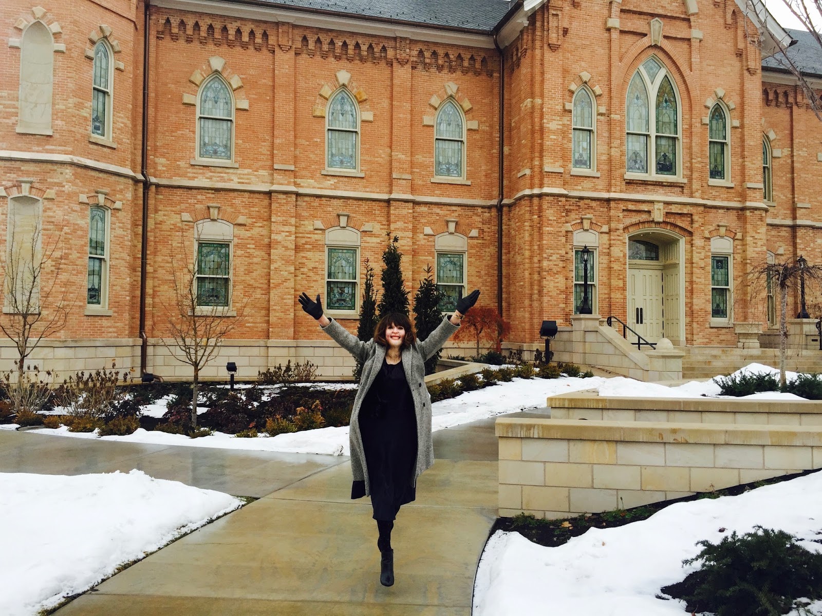 NieNie Dialogues: Nicholas and the Temple