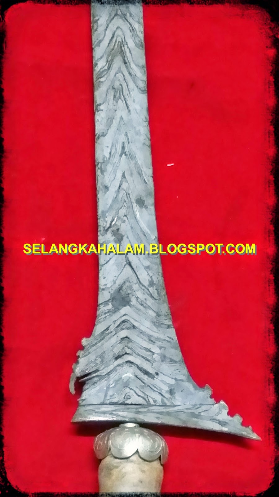 SELANGKAH KE ALAM MISTIK: SUNDANG