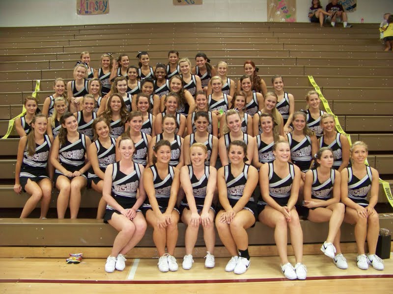 CHS Tiger Cheerleaders: After pep rally pictures