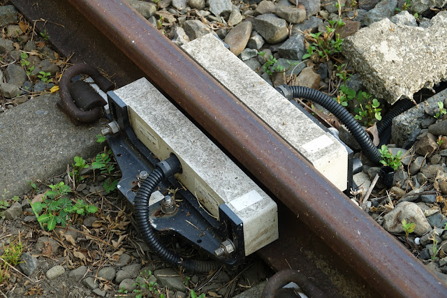 Blair's 鐵道攝影: 台鐵計軸器 TRA Axle Counter (Wheel Sensor)