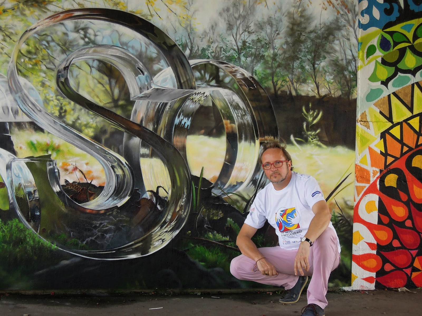 Amazing 3D graffiti glass by TASSO from Colombia!