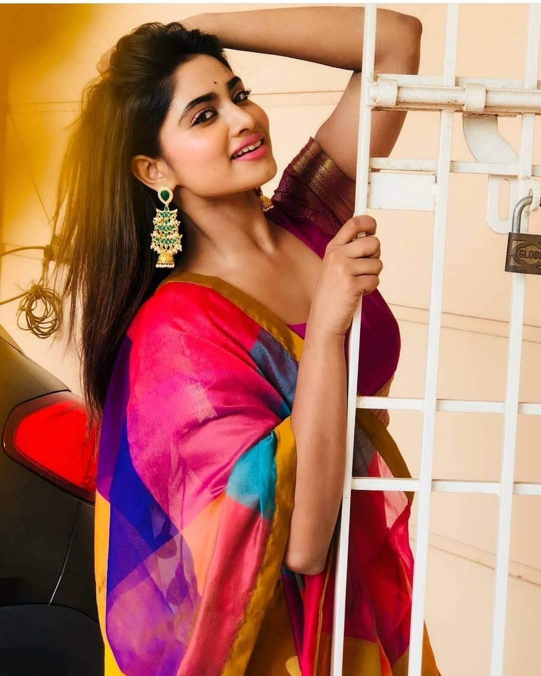 Indian Actresses and Models : Shivani Narayanan Images