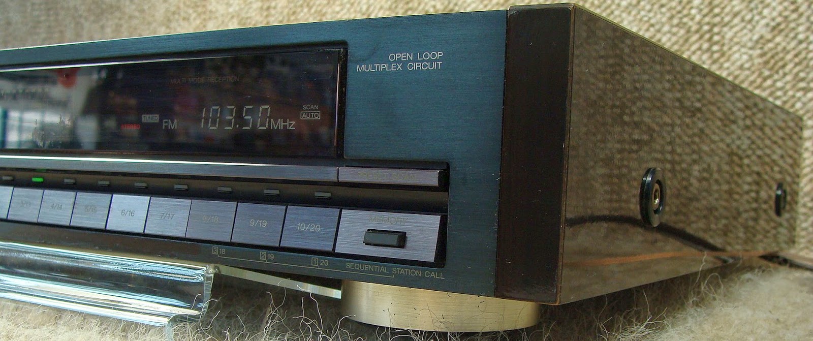 Akai AT-93 - Digital Tuner | AudioBaza