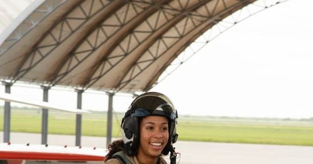 War News Updates: US Navy's First Black Female Tactical Jet Pilot Gets ...