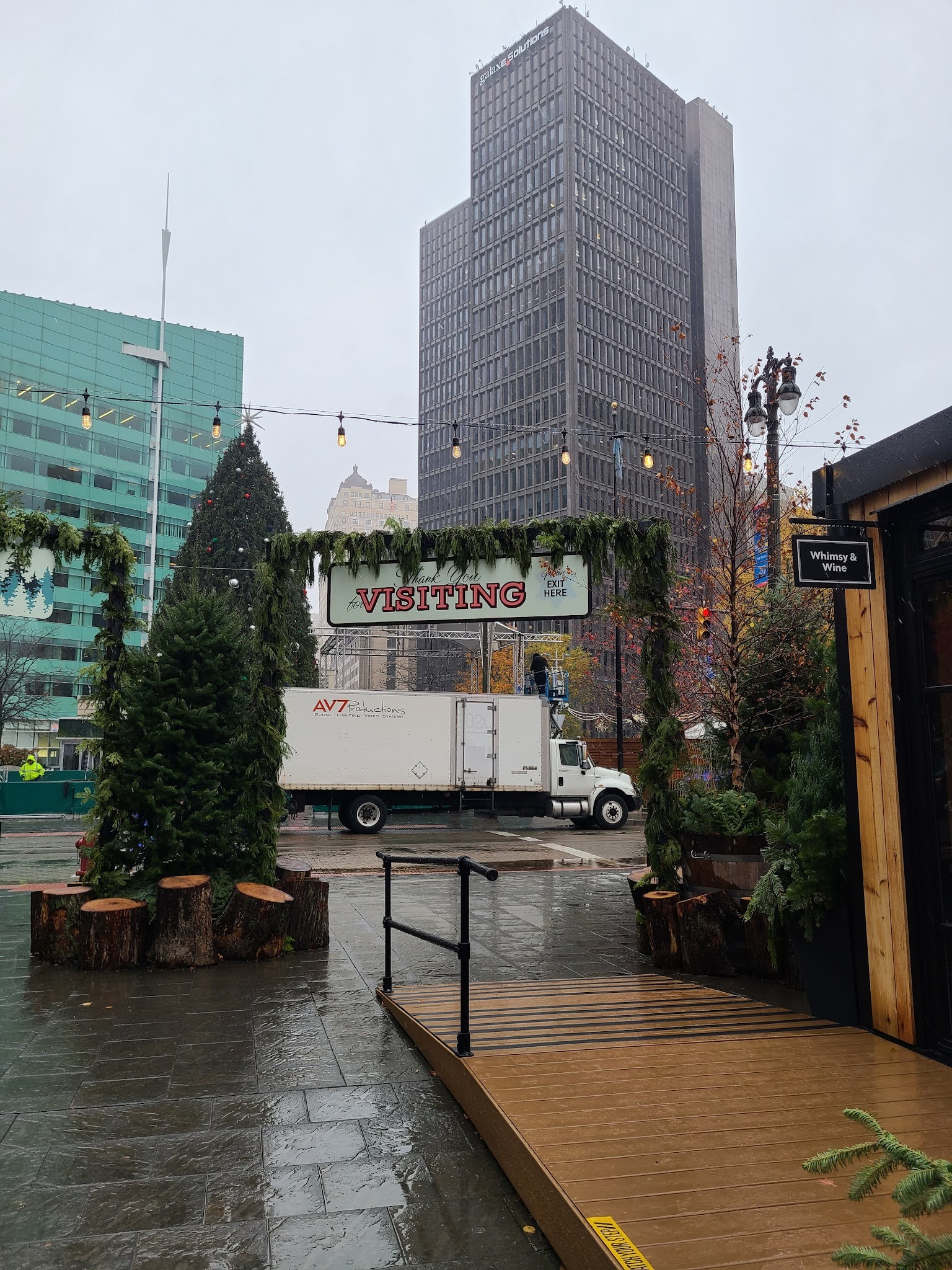 Hip In Detroit: The Winter Markets have Returned to Cadillac Square