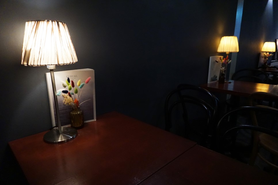 AREX: Enjoy a relaxing afternoon at Stance Coffee in Sangsu-dong