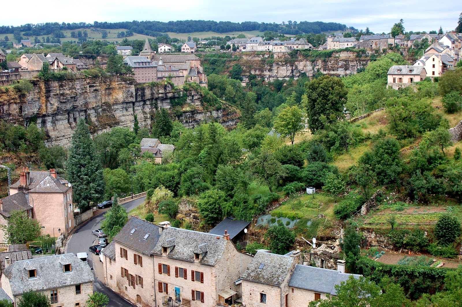Traveler Hellas: Bozouls (Το εντυπωσιακό Γαλλικό χωριό)