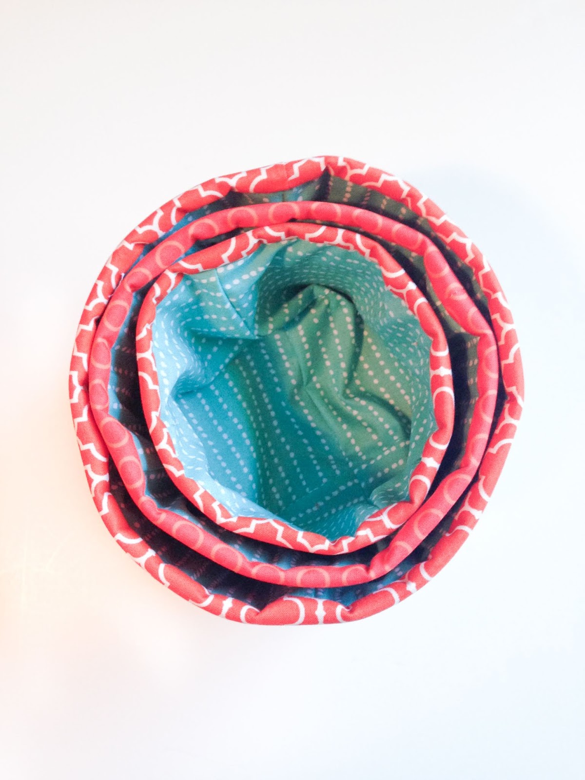 A Few Scraps: New website reveal, and a pattern for subscribers