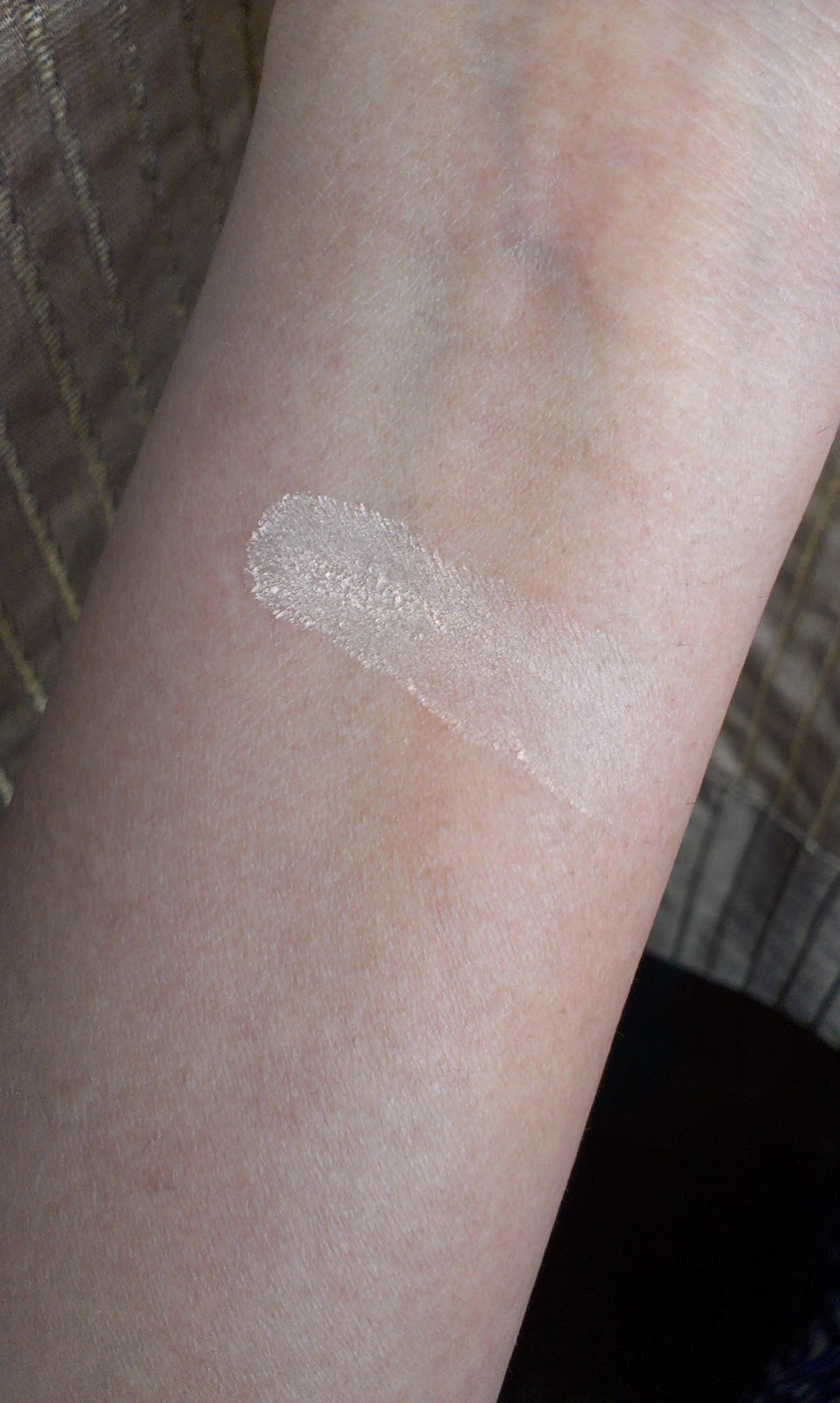 cosmochicks: LOTUS Herbals- PURE RADIANCE- Natural Compact powder SPF ...