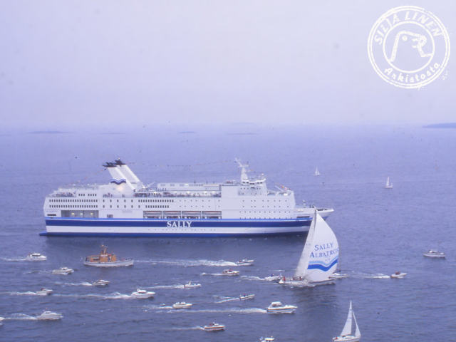 Merellä @ www.valkeatlaivat.net : Sally Line - m/s Sally Albatross
