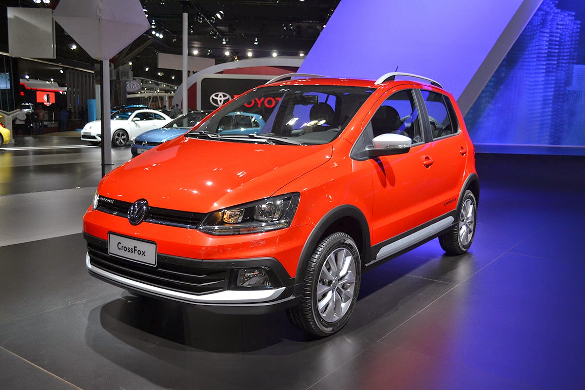 VW CrossFox é reestilizado na linha 2015