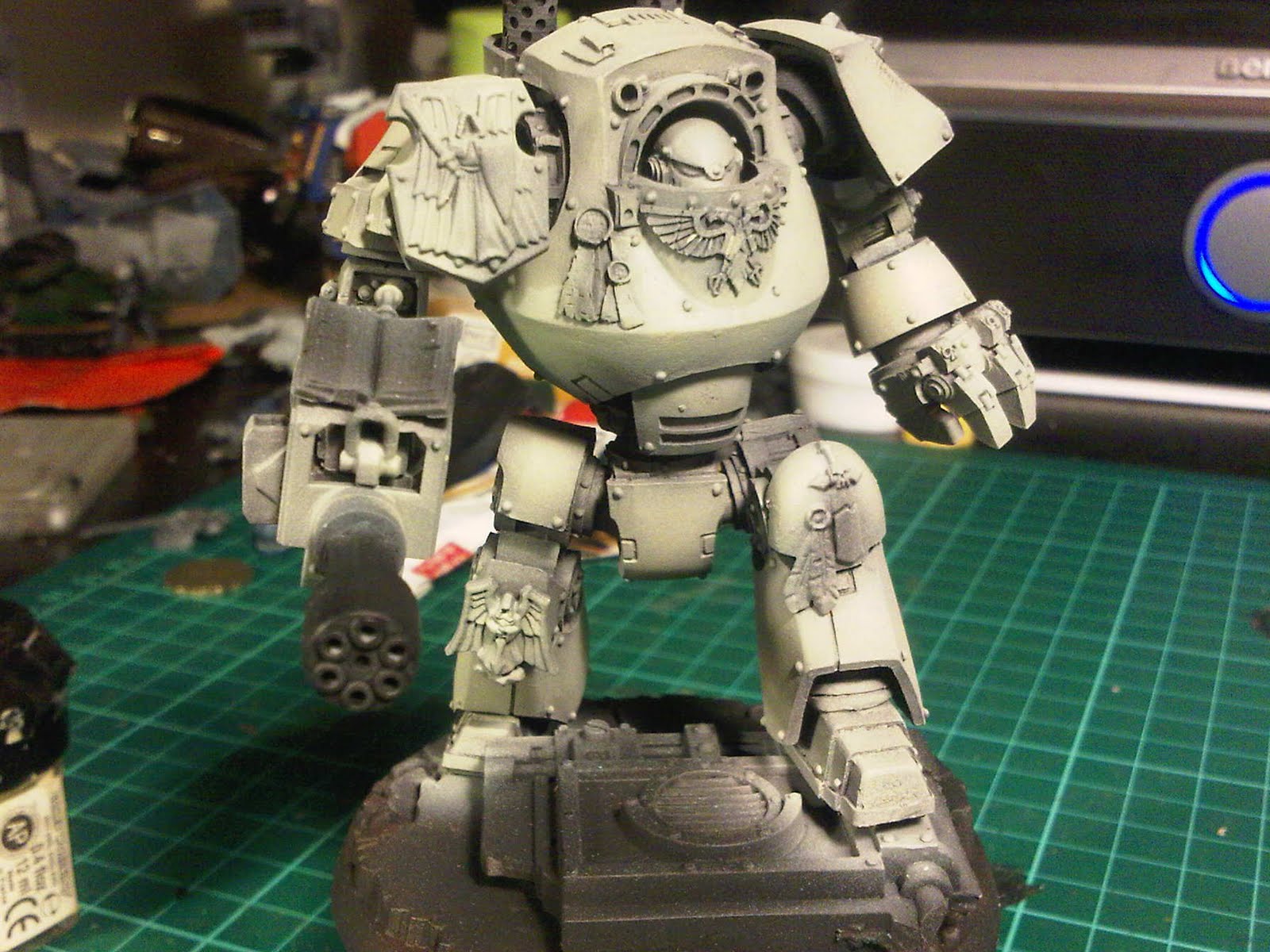 Shaken Not Stunned: How to make a posable contemptor dreadnought
