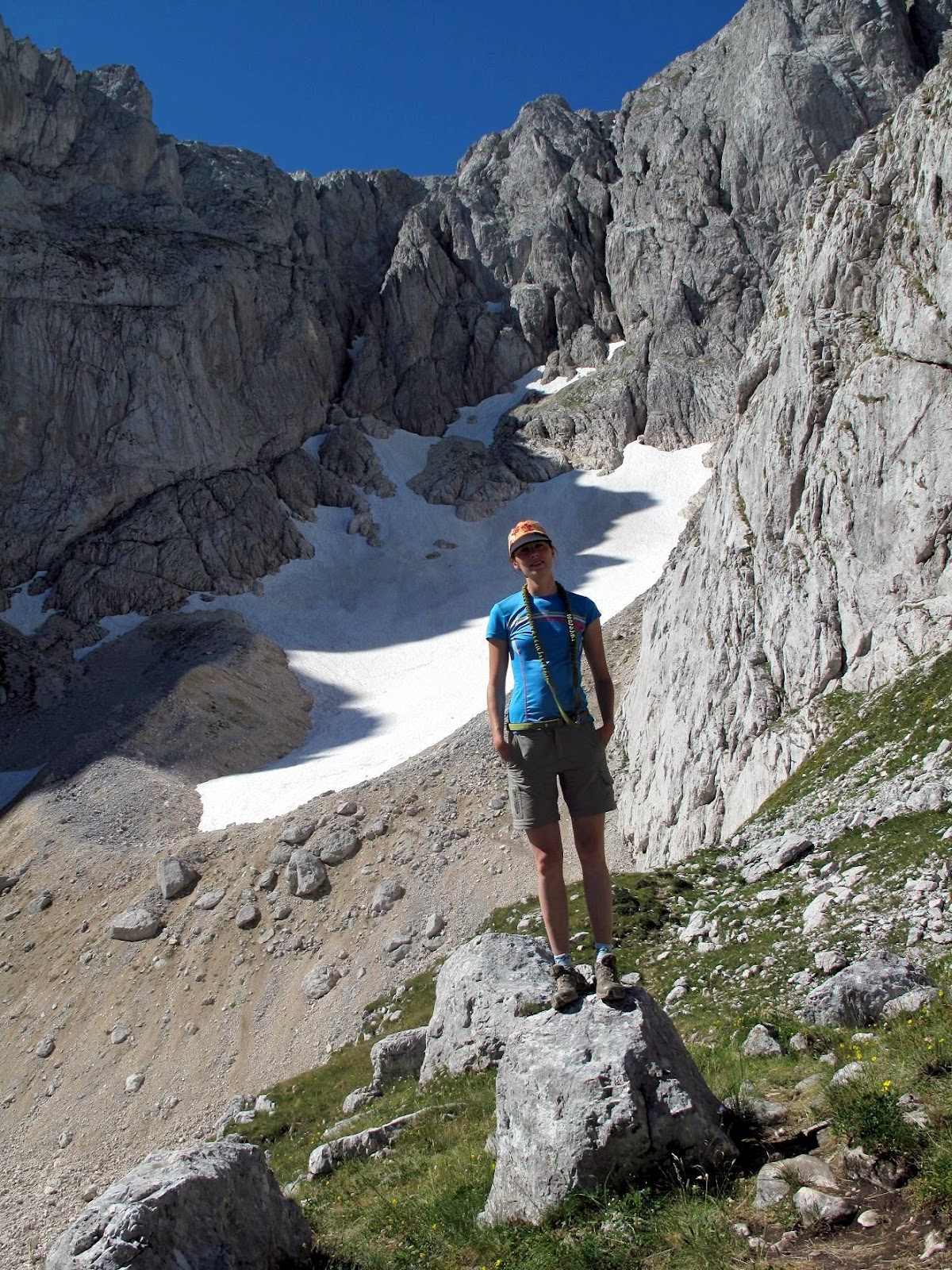 Luna chocolate lab sweeter than a chocolate: Alpski bivak & Debeli ...