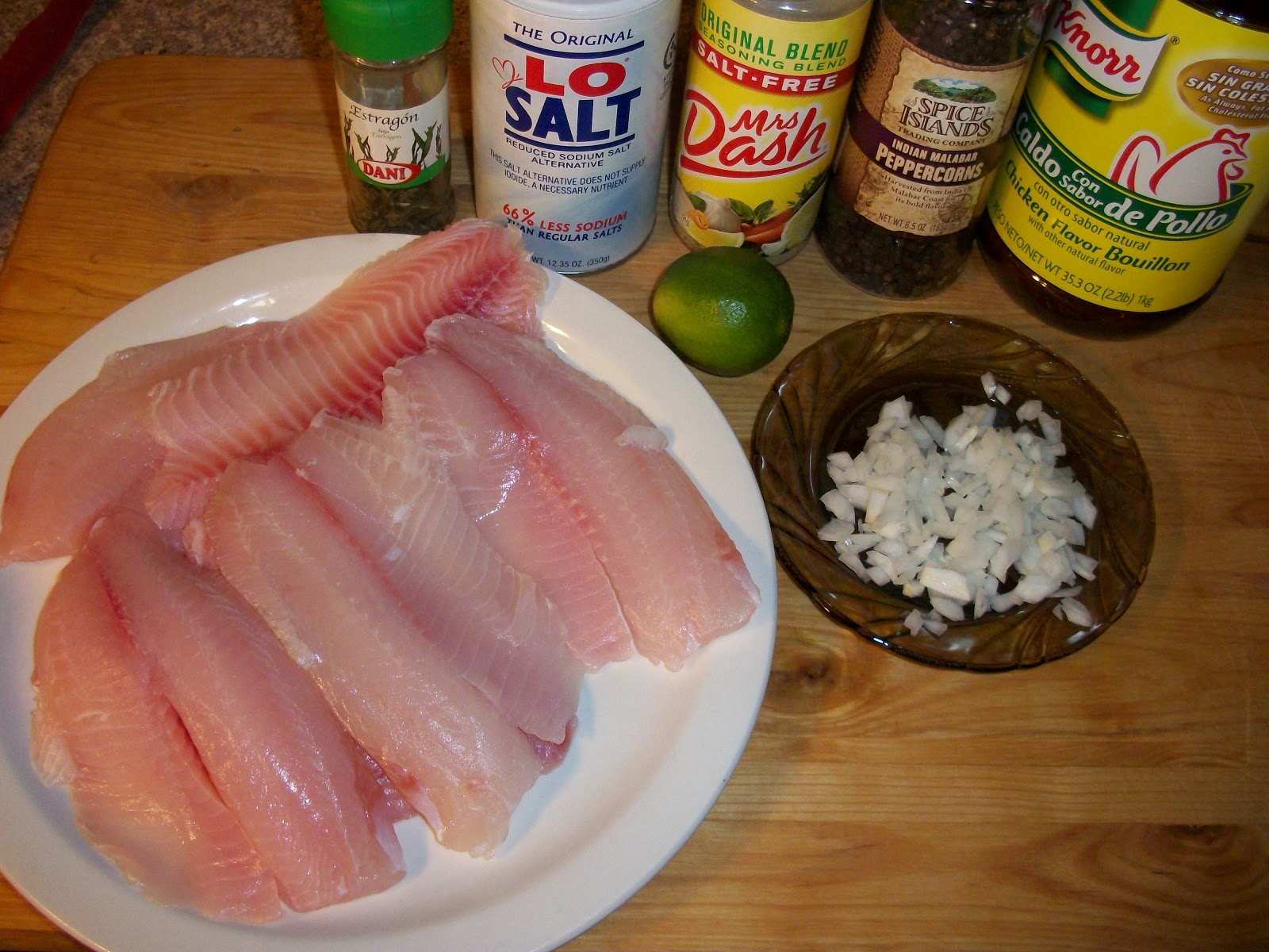 Cooking with love ! : File de peste cu sos de tarhon ( Tilapia fish ...