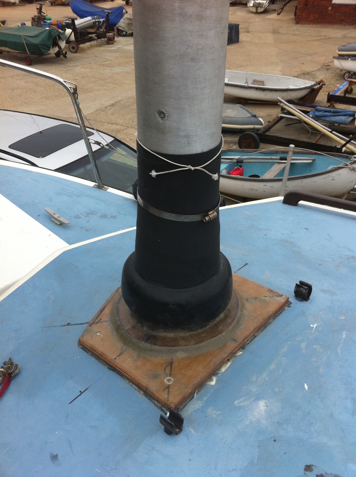 Bobtail's Conversion to Junk Rig: (10) Fitting the mast