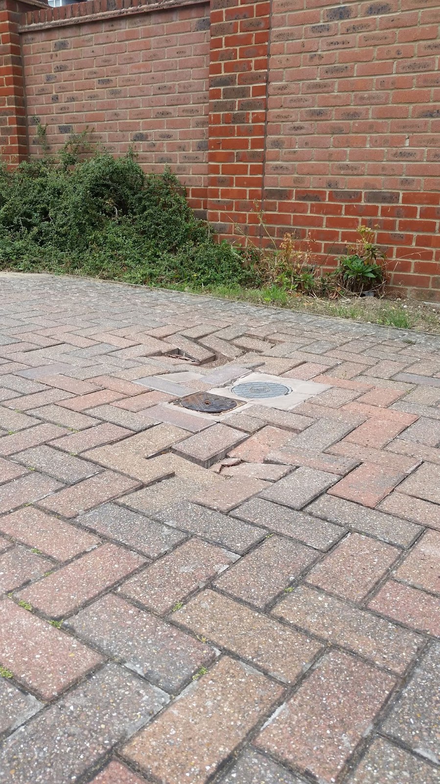 Merrick Chaffer's Blog: Thames water collapsed drain cover