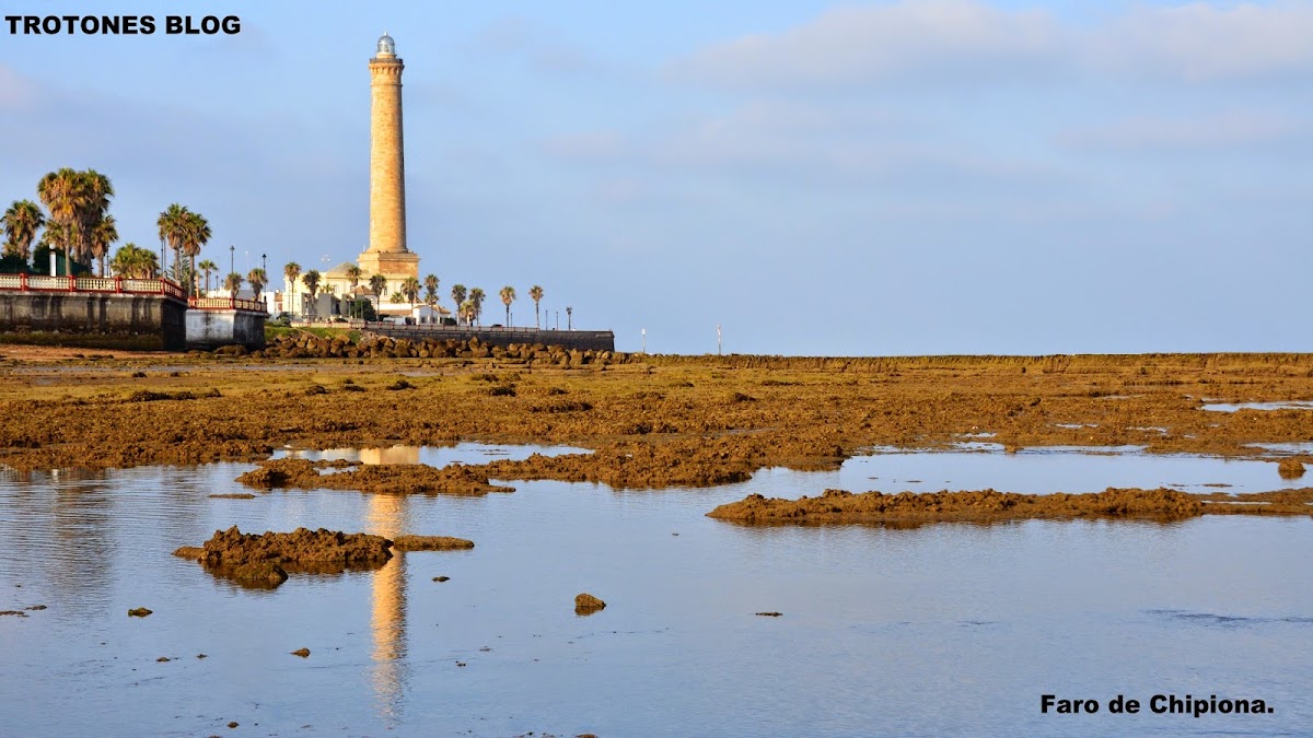 TROTONES BLOG: Faro de Chipiona.