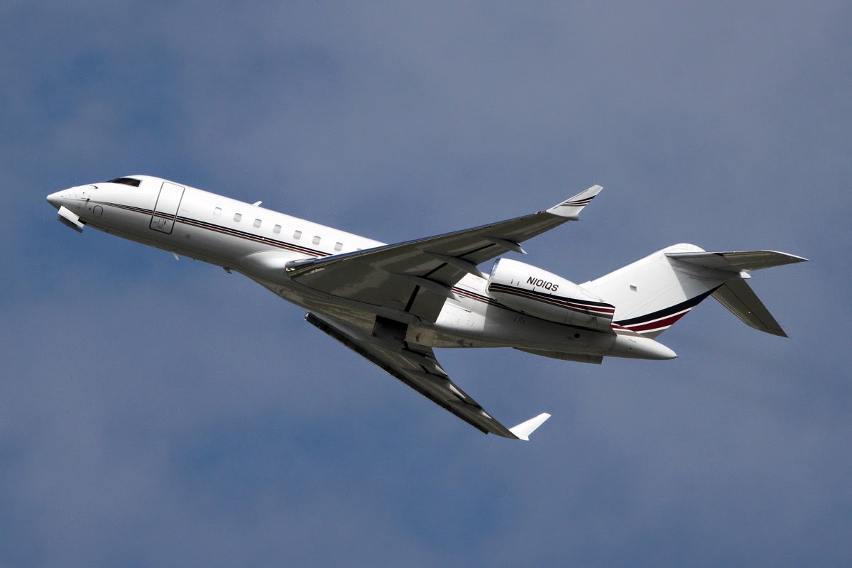 Planes and Trains - Planes 2014: N101QS / Bombardier Global 5000 / Netjets