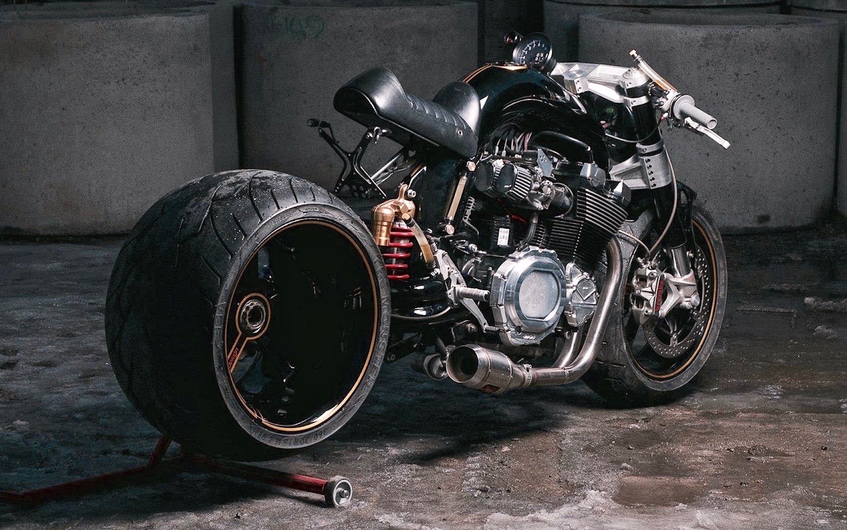 The fat Gixxer - Inazuma café racer