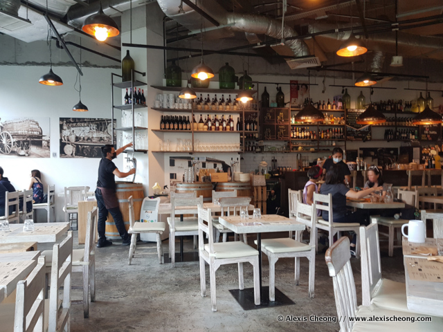 Italian Restaurant Review: iO Italian Osteria at HillV2, 4 Hillview ...