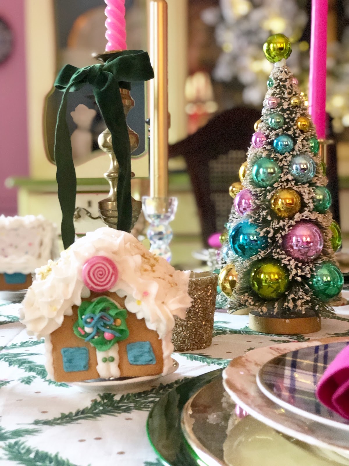 the pink clutch ...: Gingerbread Tea In The Dining Room