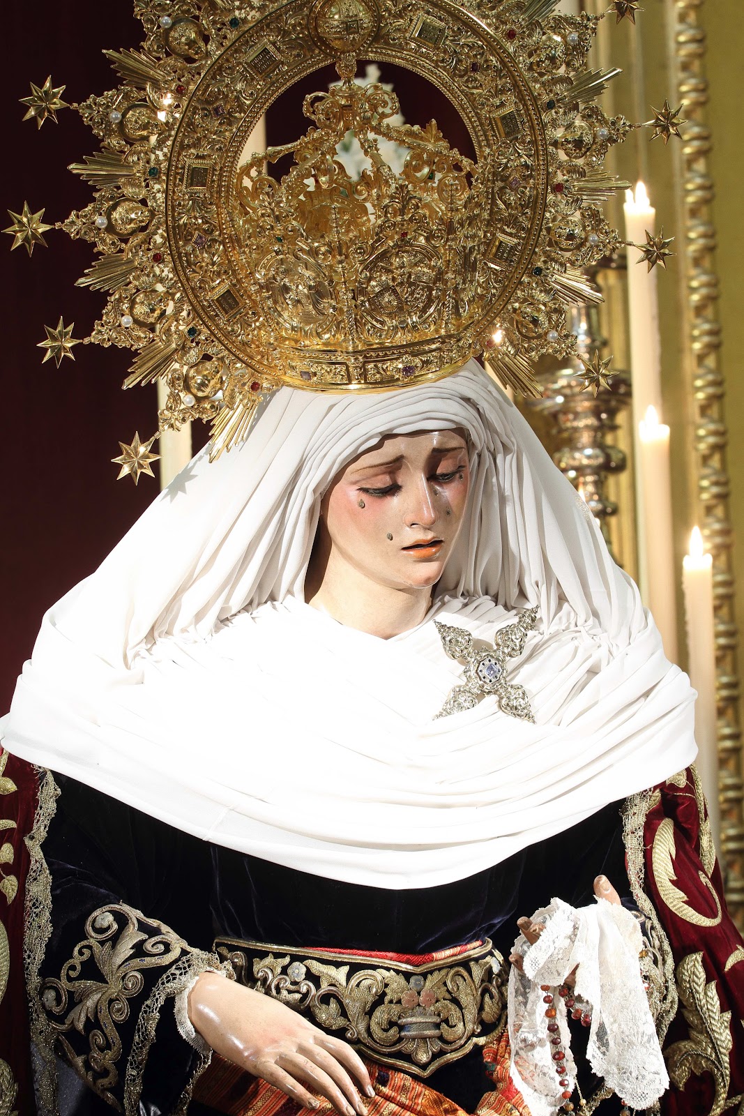 SEVILLA A TRAVES DE UN OBJETIVO: BESAMANOS A LA VIRGEN DE LA ANGUSTIA