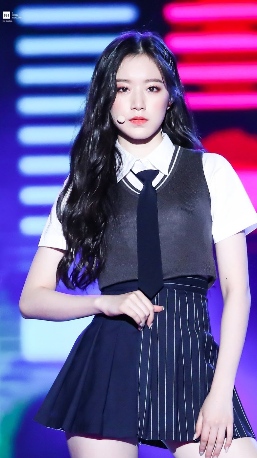 Shuhua 슈화 - KpopLocks HD Profile and Facts