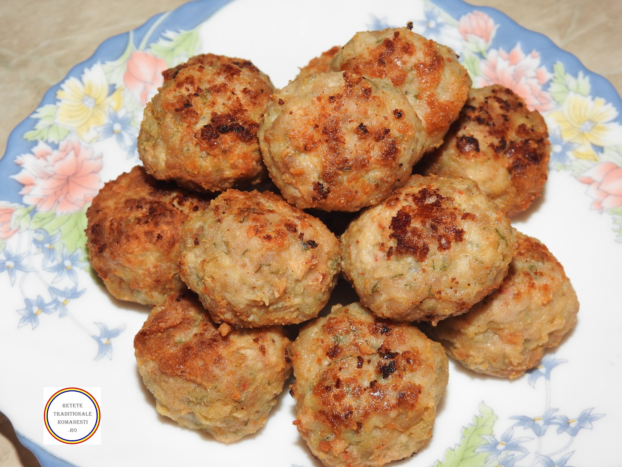 Chiftele de porc reteta | Retetetraditionaleromanesti.ro