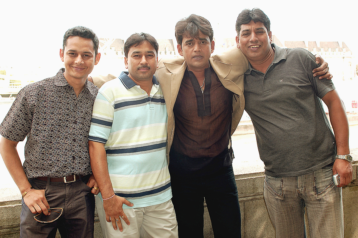 Rajesh Bhatt Film Director - Kaun Hai Jo Sapno Mein Aaya: Babul Pyare ...